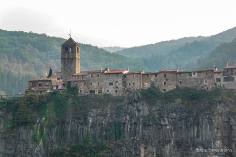 Qué ver en la Garrotxa: volcanes y más · Incluye mapa